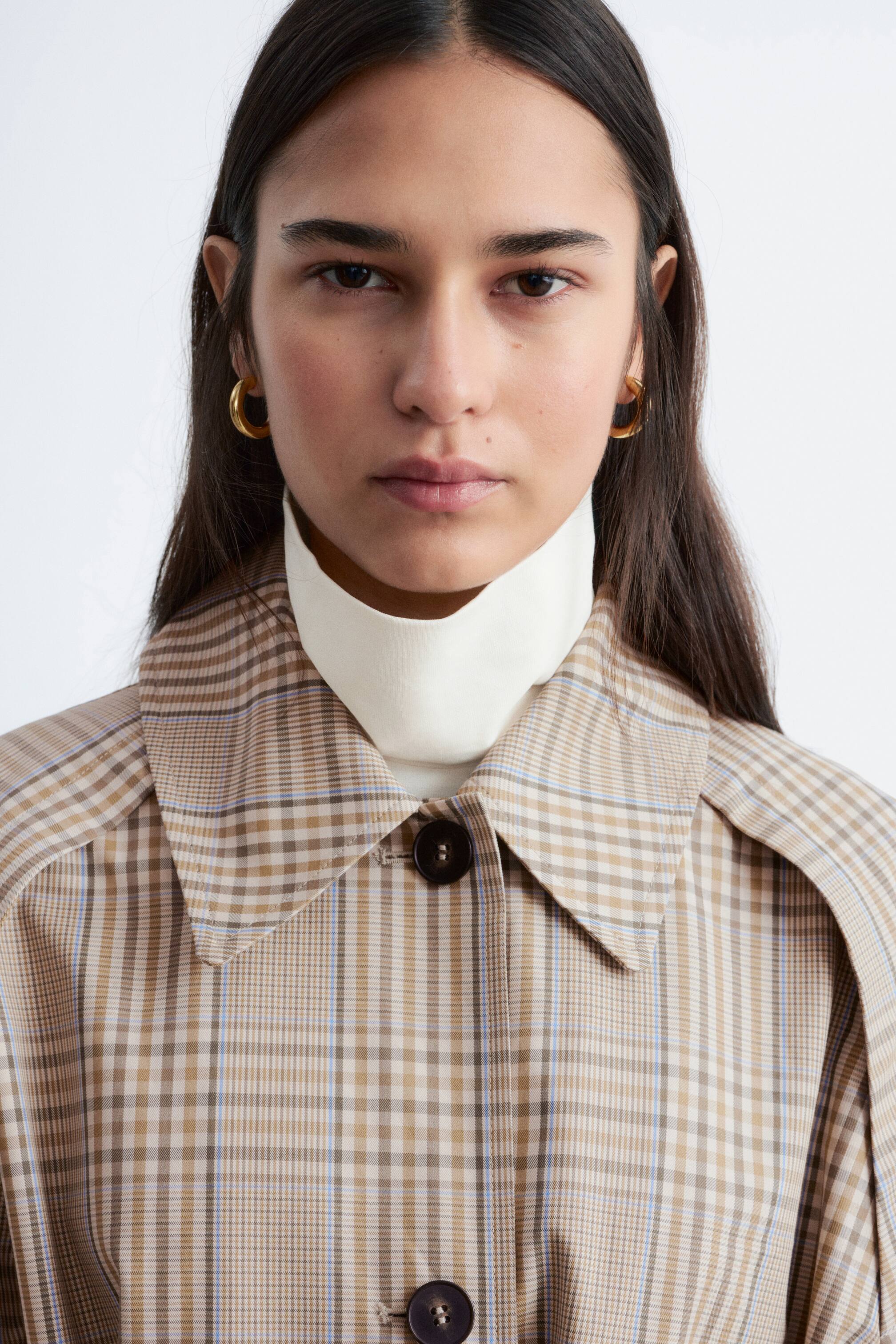 Trench-coat à carreaux avec ceinture à boucle - Beige/carreaux - FEMME ...