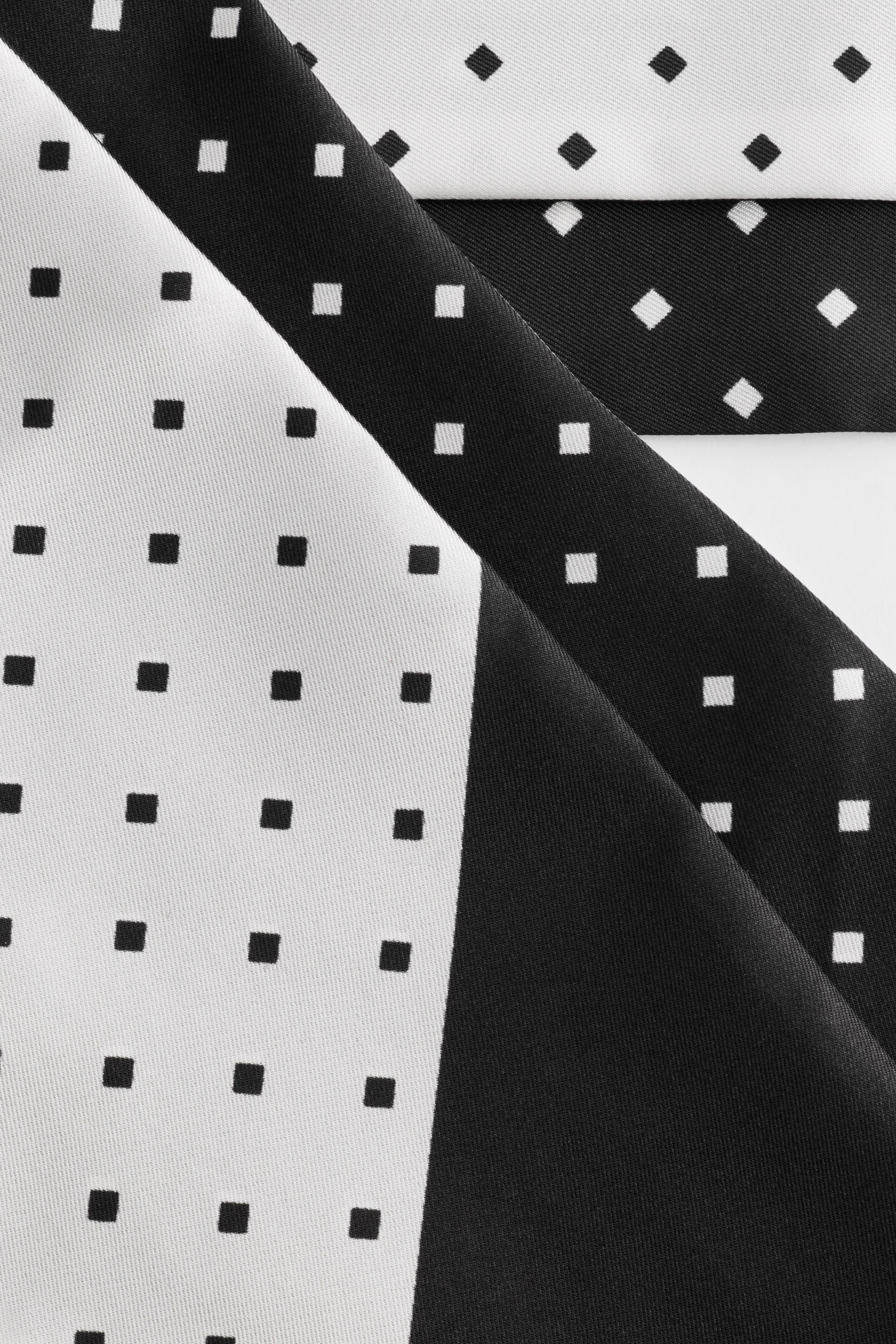Foulard fin en soie à imprimé - Noir/Pois blancs - FEMME | H&M FR